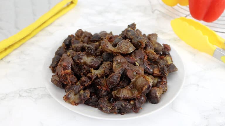 Fried Chicken Gizzards Recipe - Yummieliciouz