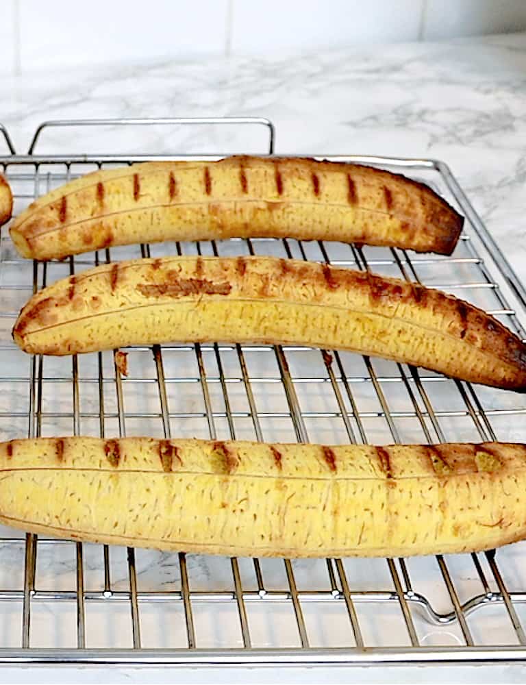 Roasted Plantains - Yummieliciouz