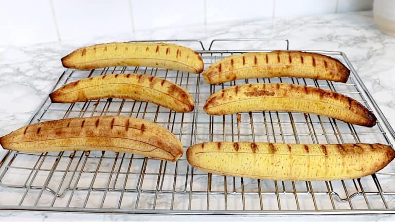 Oven-Roasted Plantains Recipe - Yummieliciouz