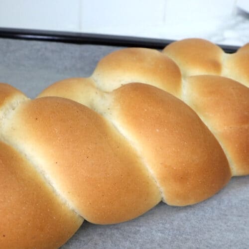 Braided Bread: Beautiful and Delicious Bread - Yummieliciouz